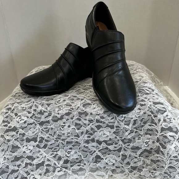 Clarks | Shoes | Clarks Black Womens Flats | Poshmark